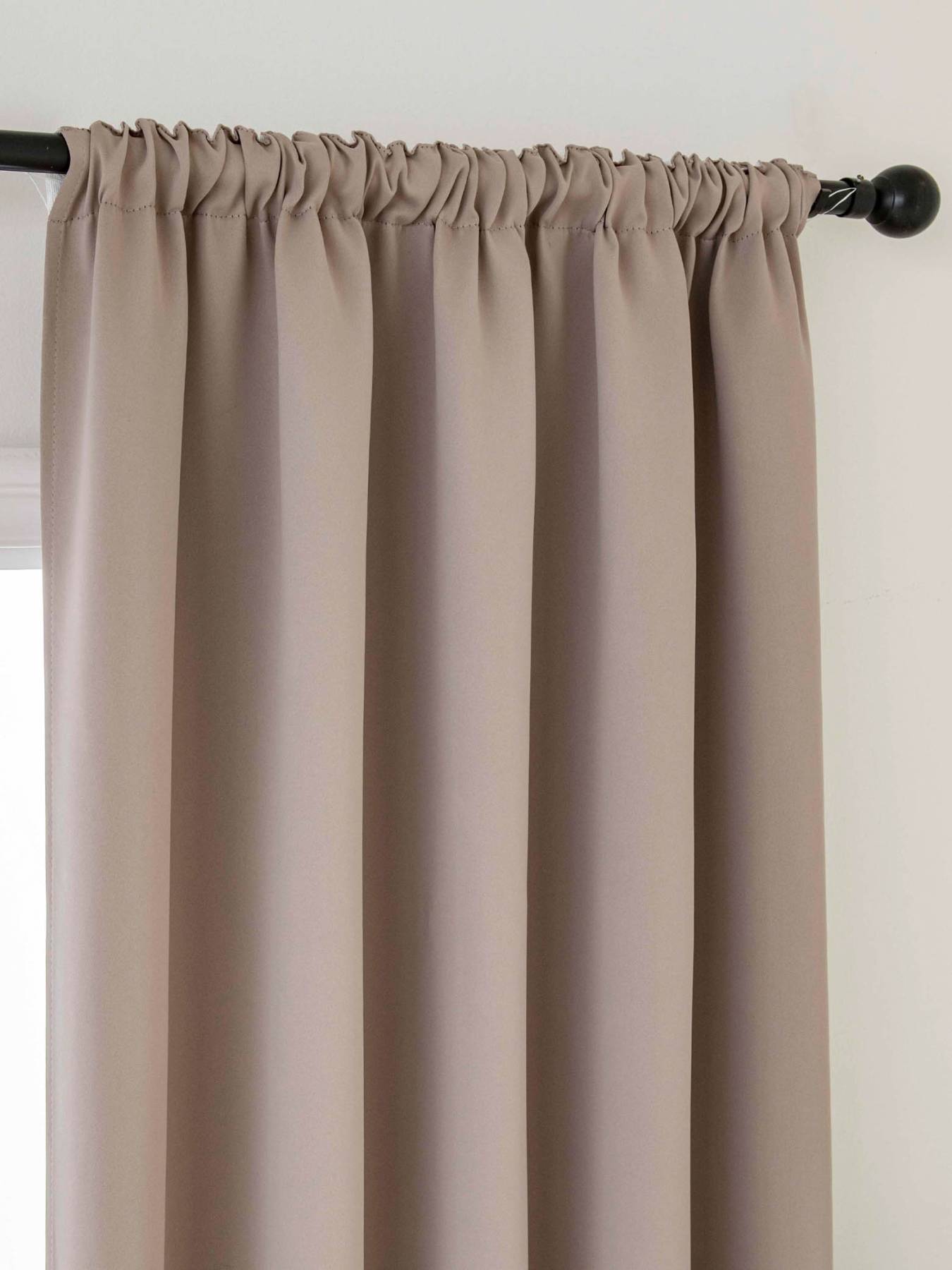 Blackout závesy Elias cappuccino – 140 × 180 cm (2 ks) - riasiaca stuha ...