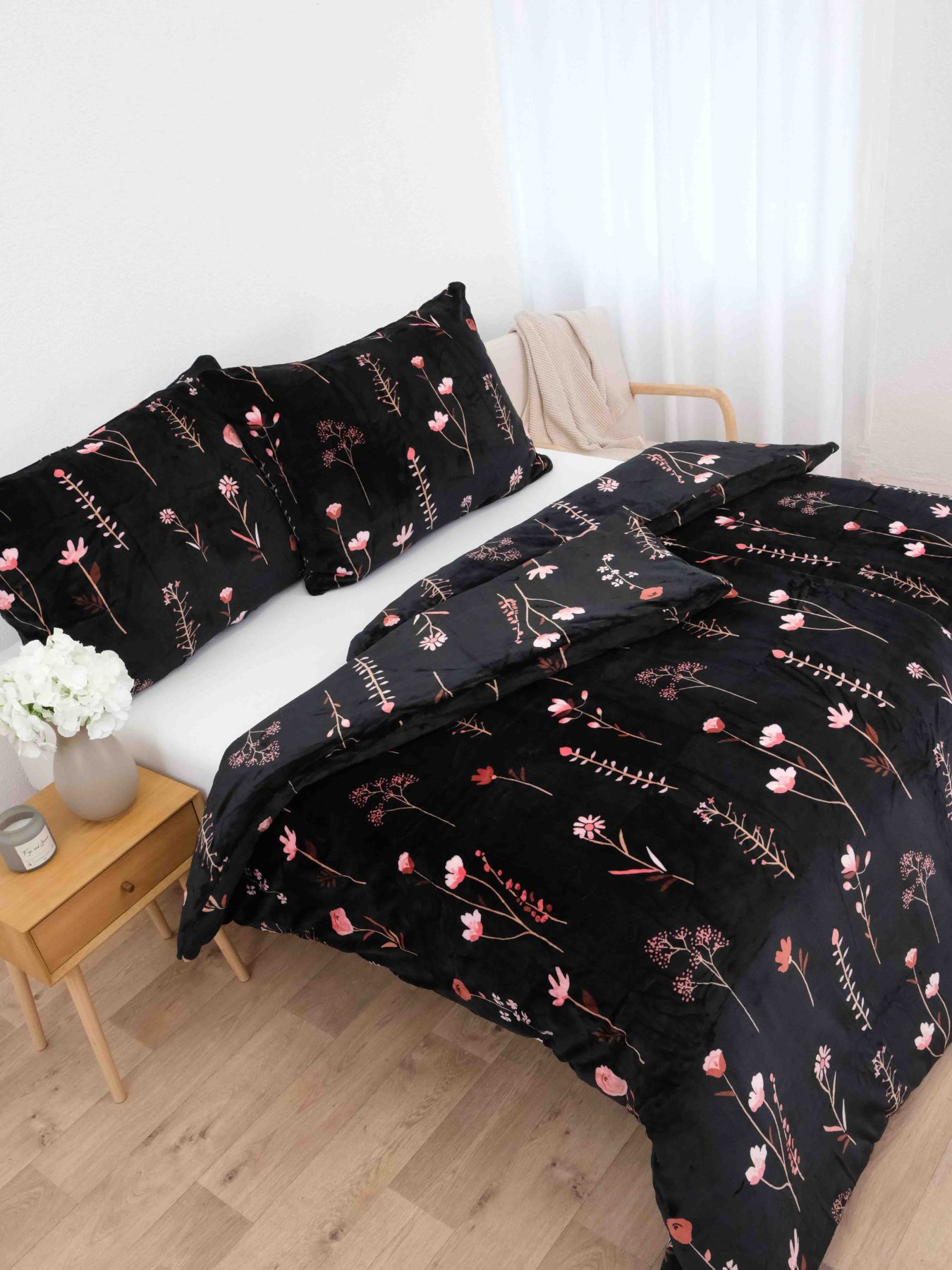 Obliečky mikroplyš Exclusive – Vlčie maky čierne | MKLozkoviny.sk