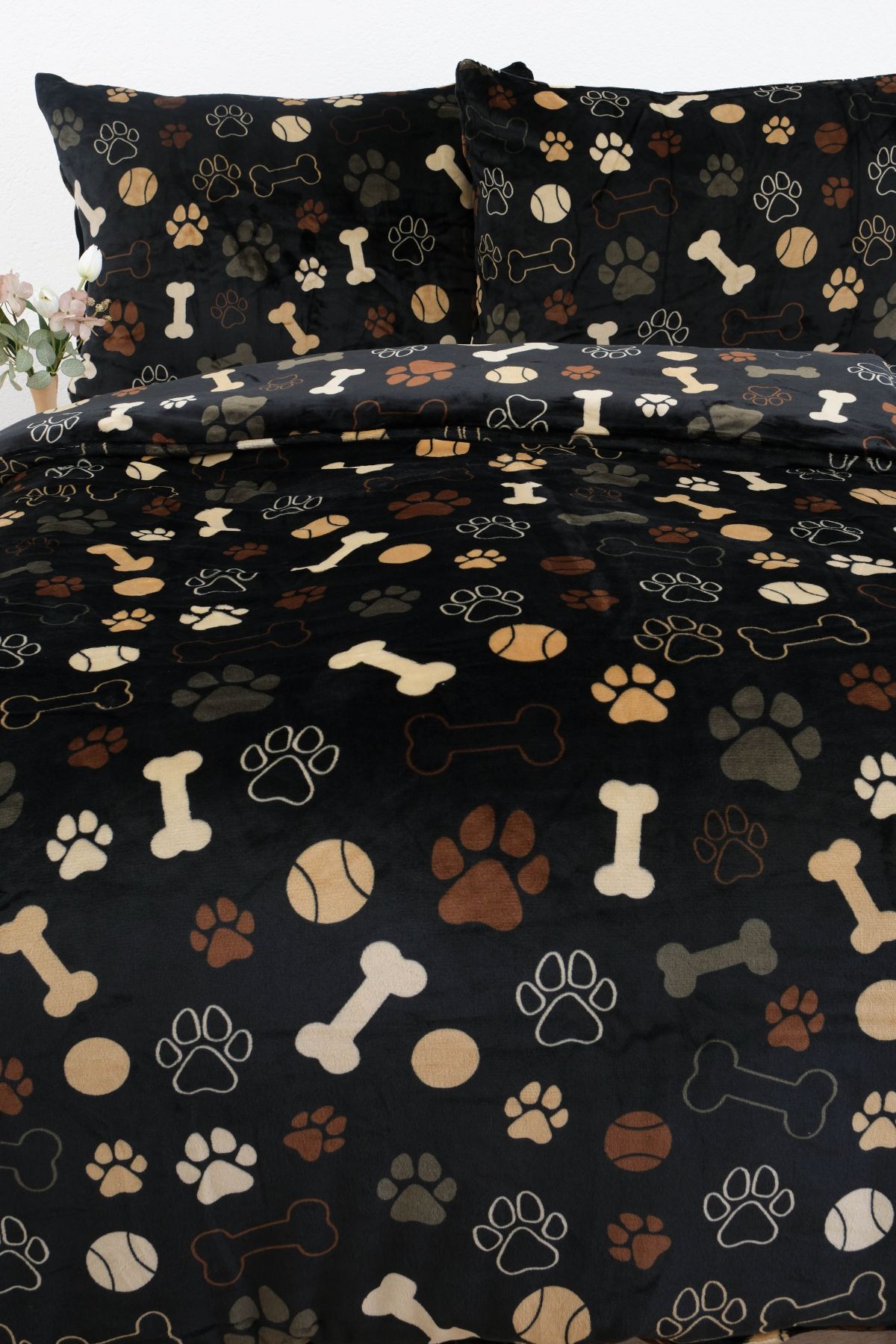 Obliečky mikroplyš Exclusive – Psie labky čierne | MKLozkoviny.sk